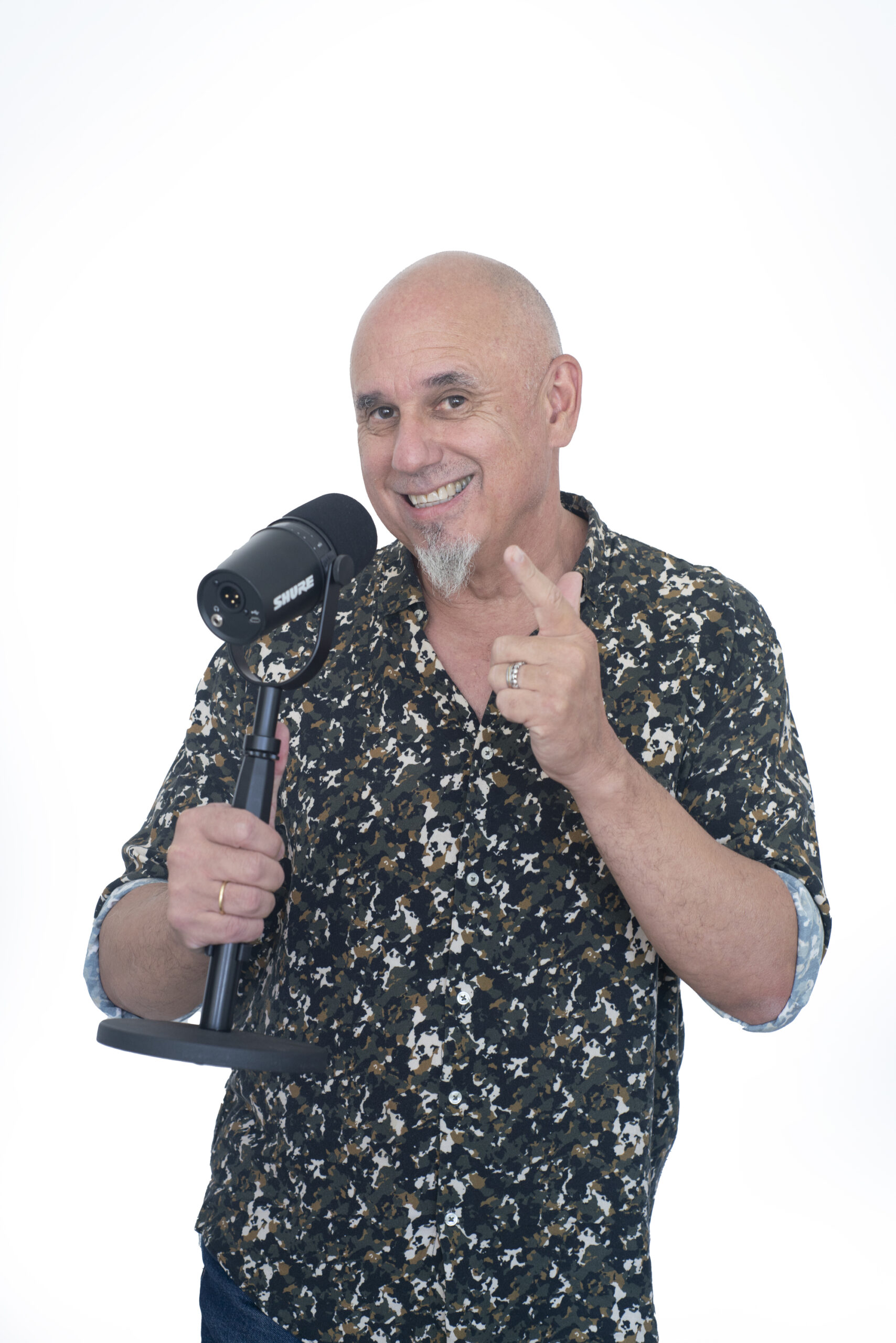 Rolando Ramos vuelve a la radio como un “Pirata” - Más allá del Rosa