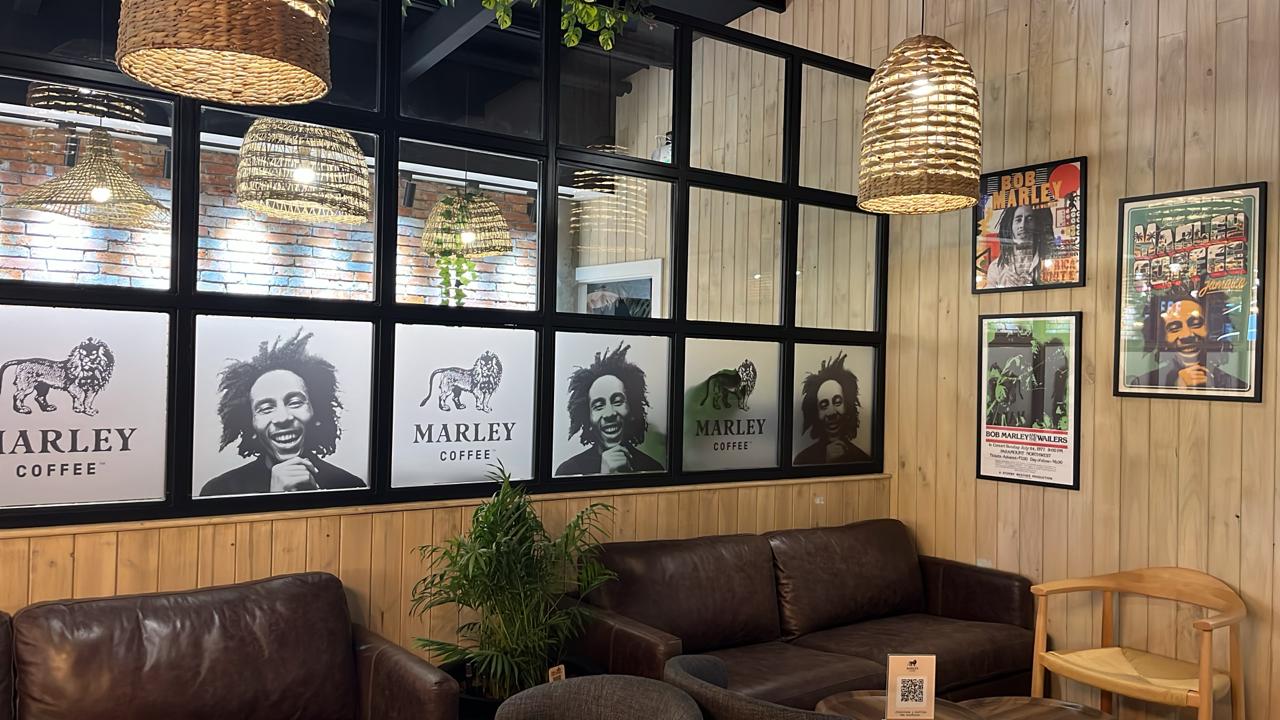 Marley Coffee abre su tienda más grande en Valdivia - Más allá del Rosa
